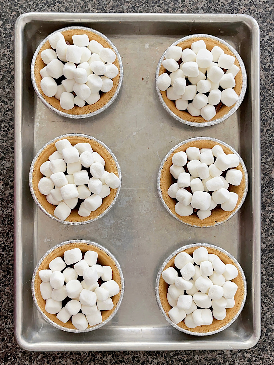 Five Minute Mini S'mores Pies - The Mommy Mouse Clubhouse