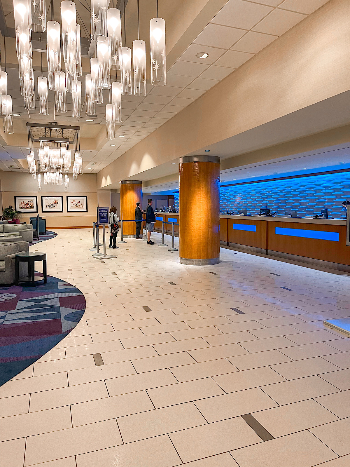 Disneyland Hotel E-Ticket Lounge Club Level Review - The Mommy Mouse ...