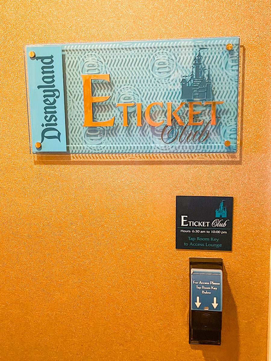 Disneyland Hotel E-Ticket Lounge Club Level Review - The Mommy Mouse Clubhouse