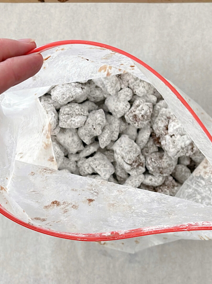 Butterfinger Muddy Buddies - The Mommy Mouse Clubhouse